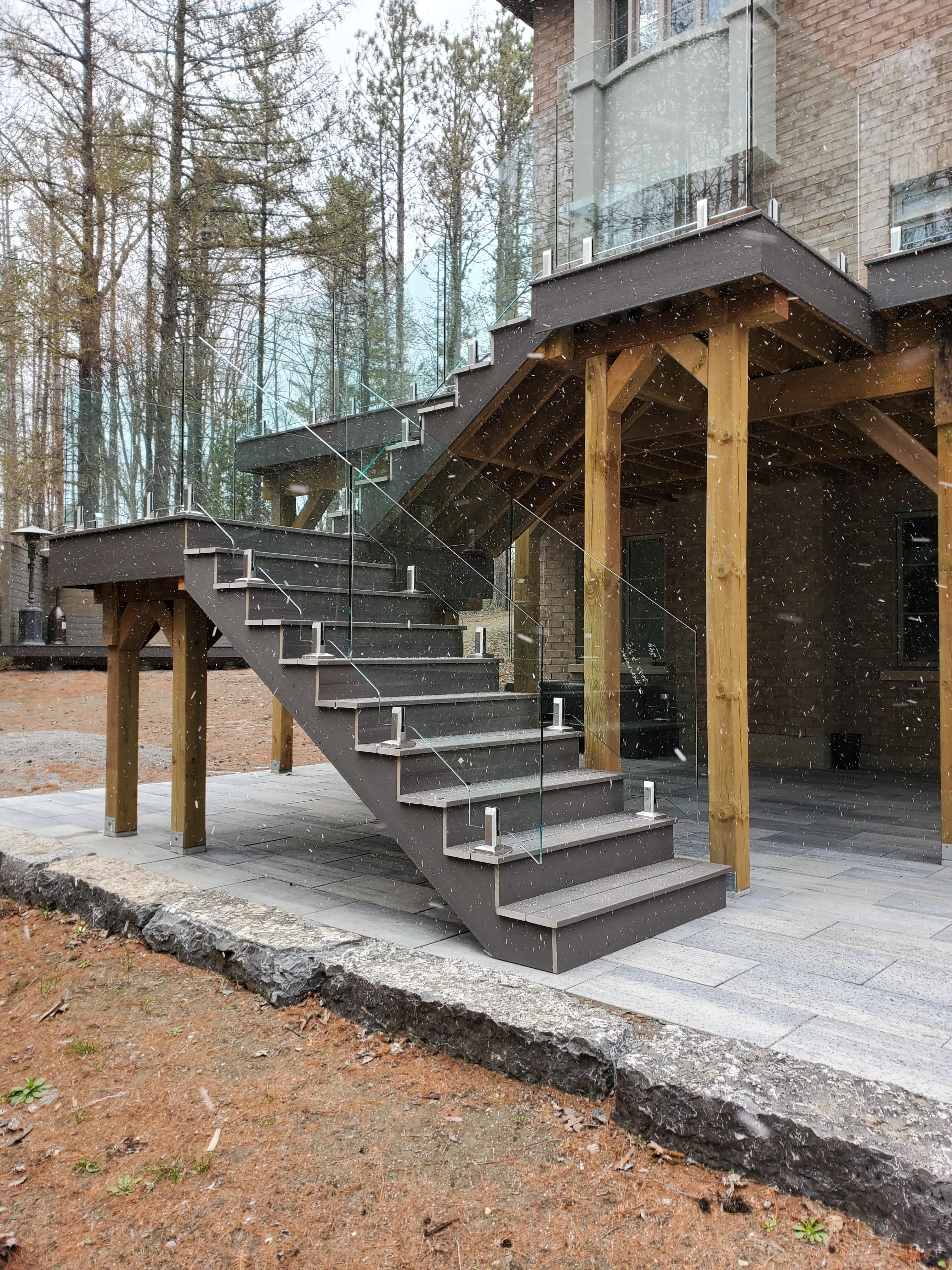 Toronto Exterior Glass Railing Systems: Outdoor installation