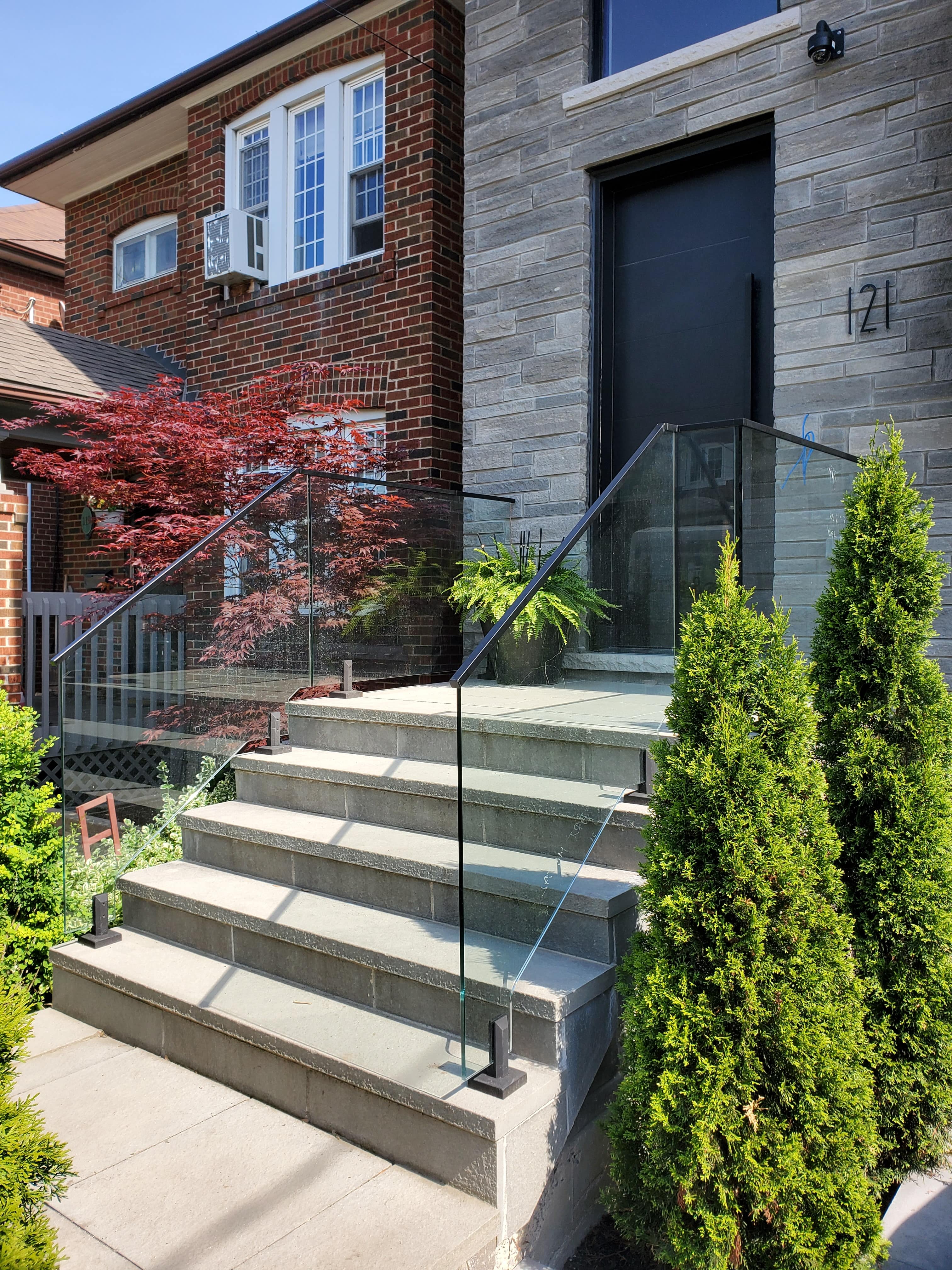 Toronto Exterior Glass Railing Systems: Outdoor installation