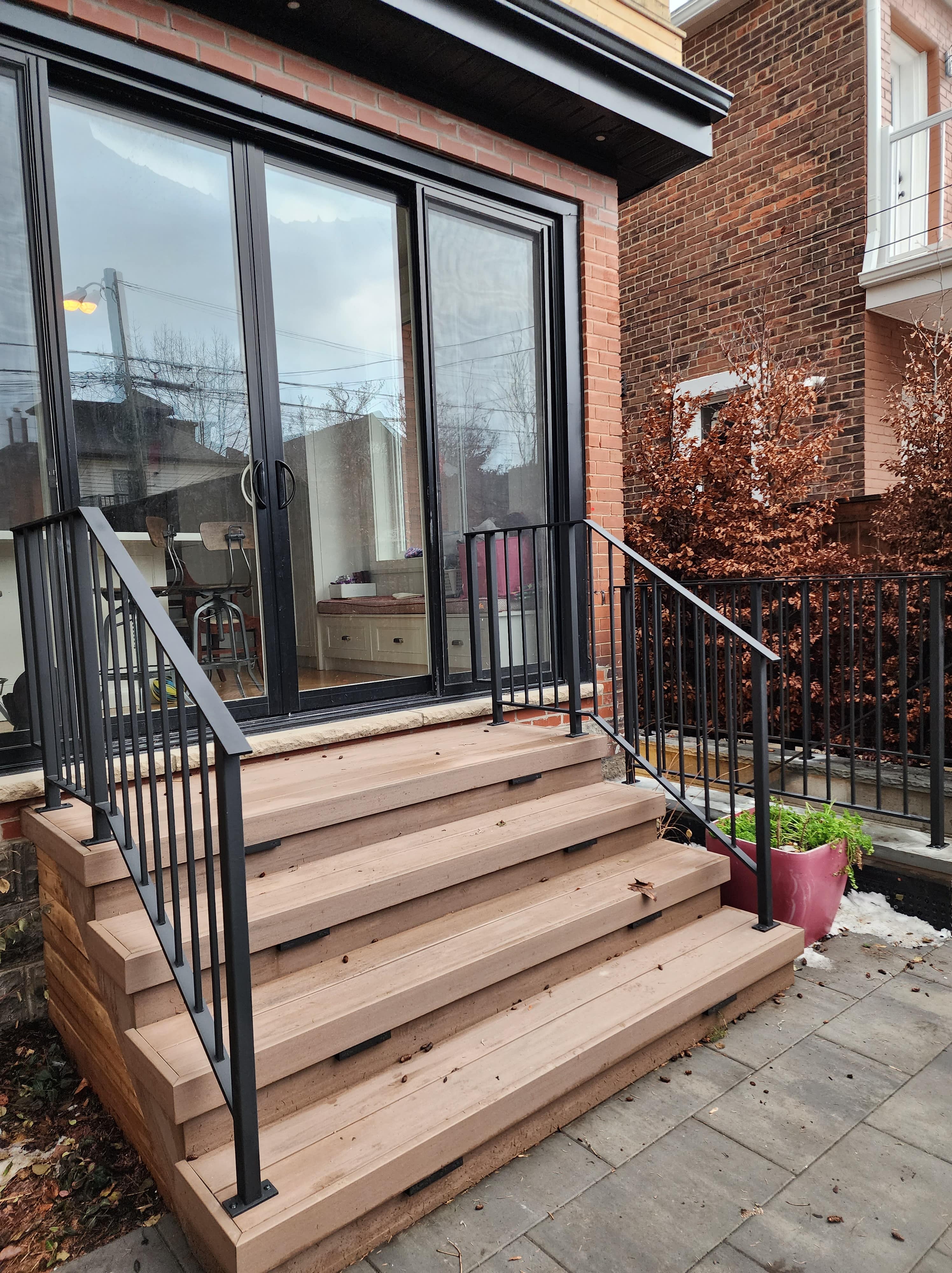 Deck Railing Height: Requirements and Codes for Ontario