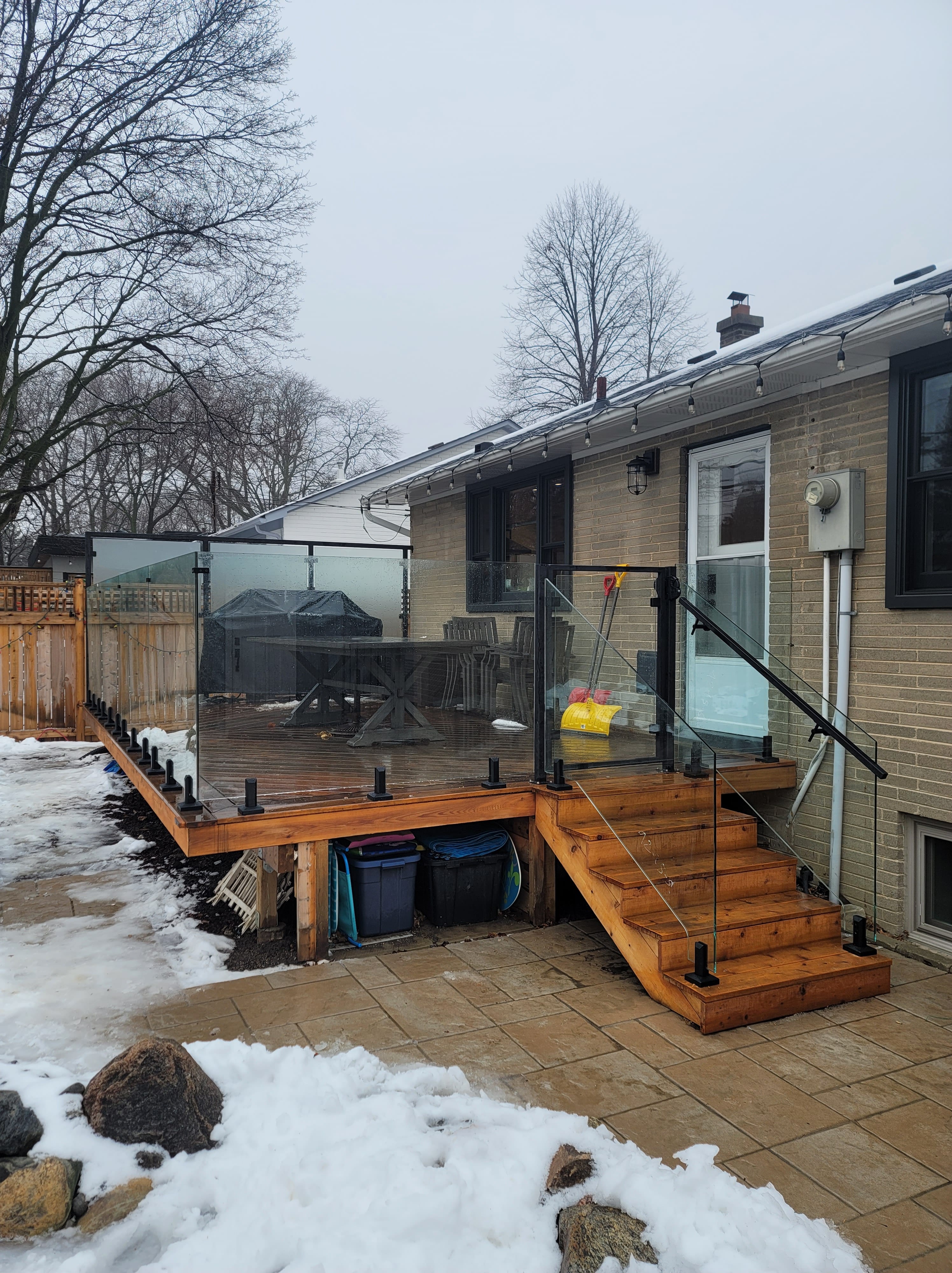 Toronto Exterior Glass Railing Systems: Outdoor installation