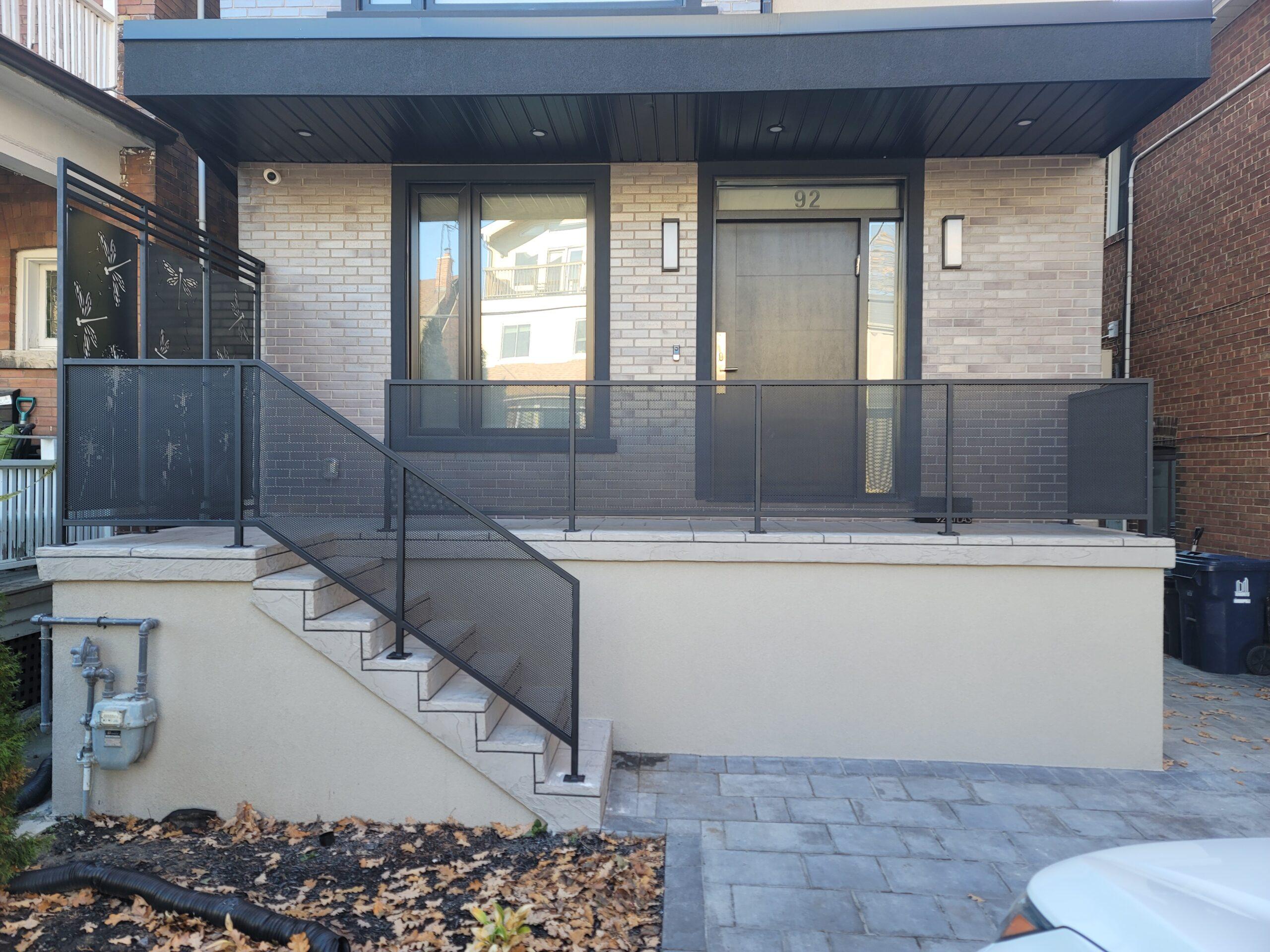 Railings in Mississauga, Ontario | Metal, Aluminum & Glass