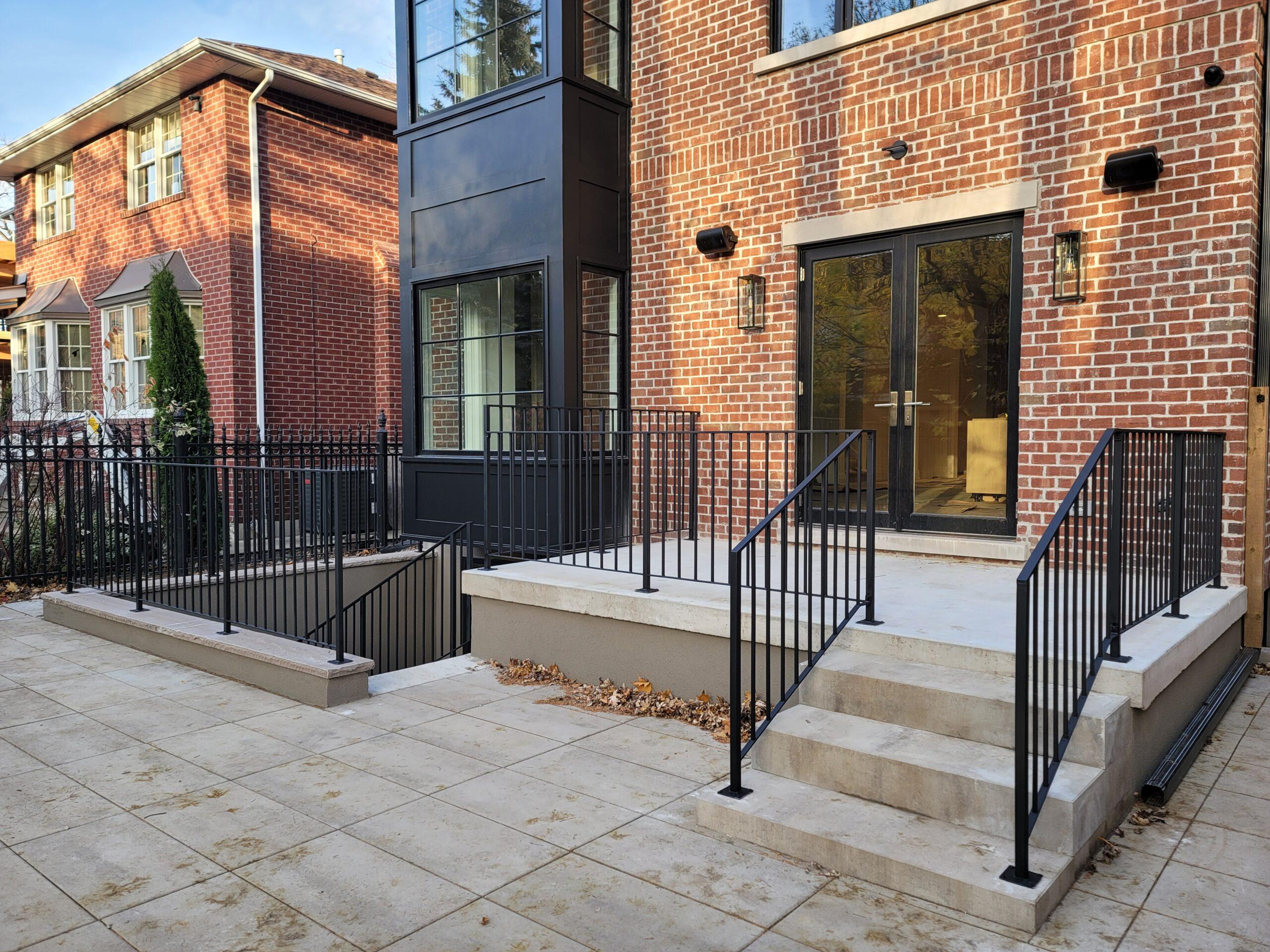Railings in Mississauga, Ontario | Metal, Aluminum & Glass