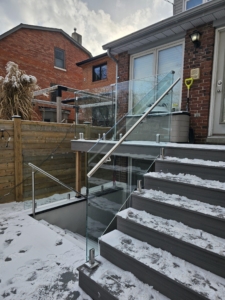 Hire Experienced Frameless Glass Railing Service in Toronto