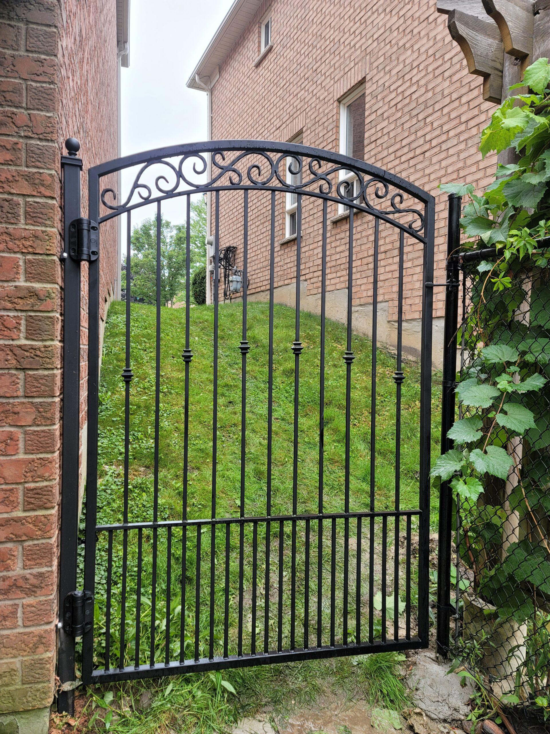 Custom Metal Garden Arbours & Arches in Toronto | Art Metal