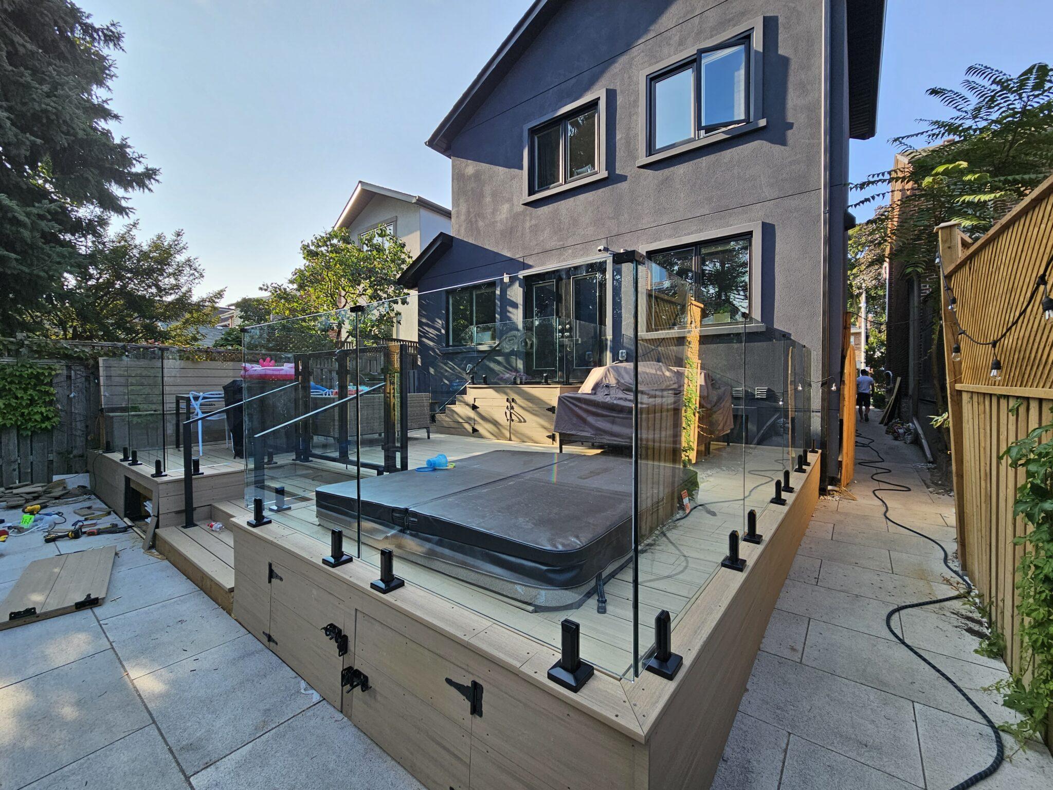 Metal enclosure for a residential deck. Screen enclosure kits Toronto