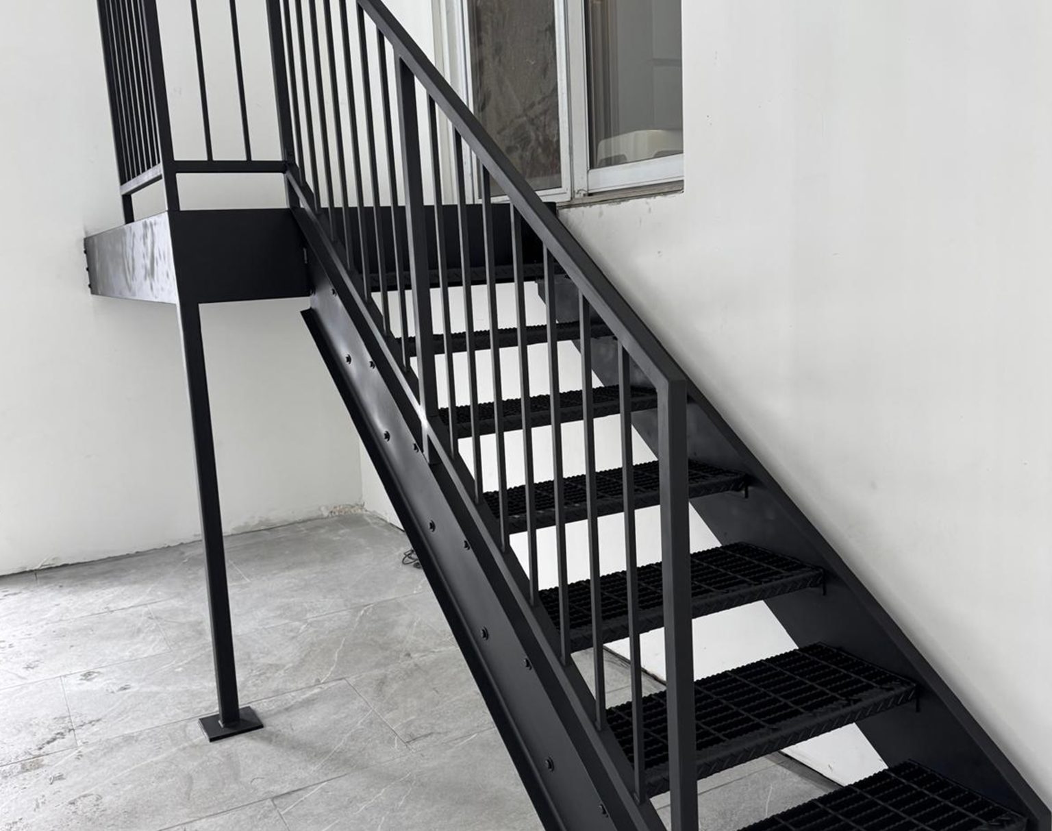 Garage Steel Steps - Art Metal