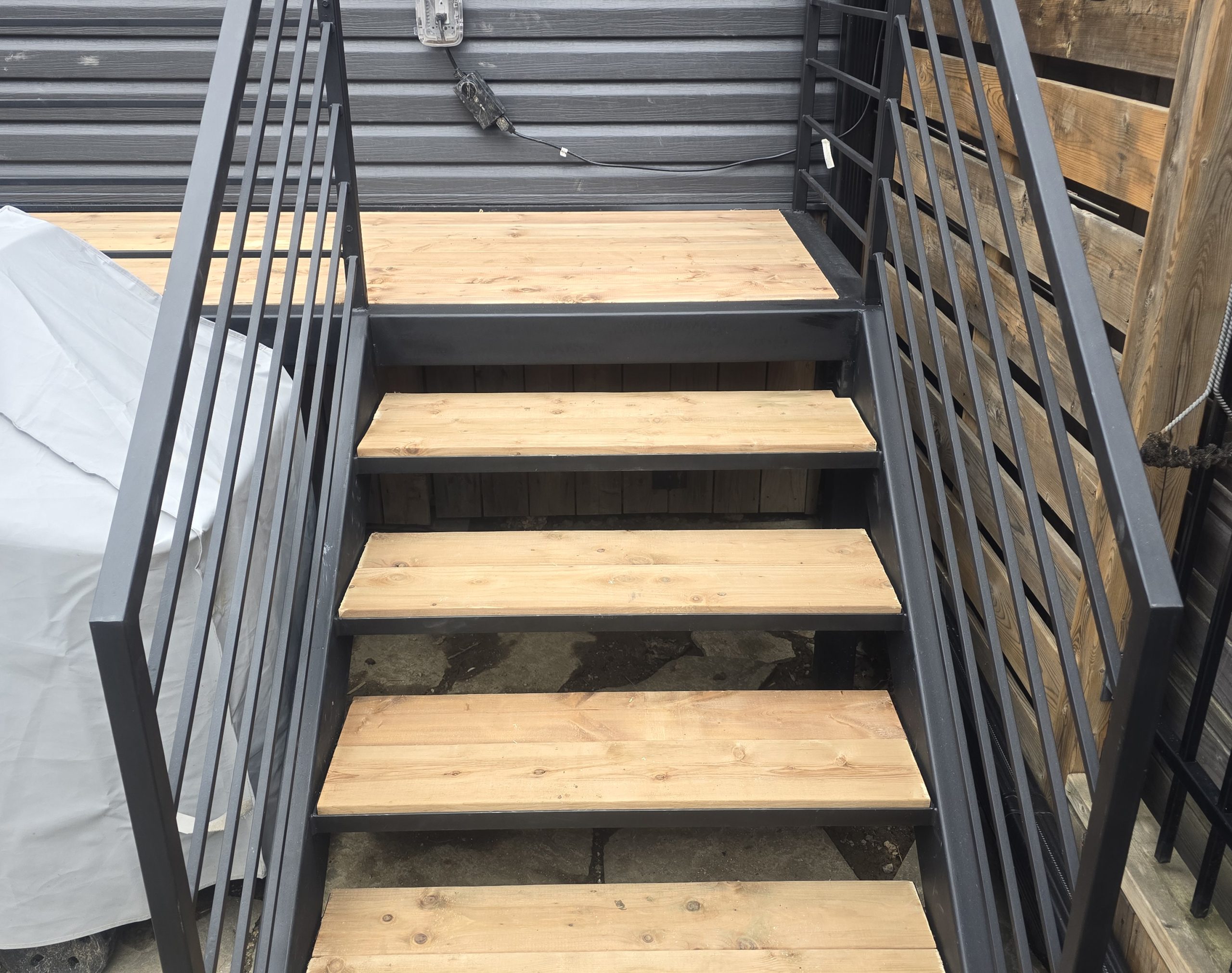 Mono & Custom Stringer steps - Art Metal