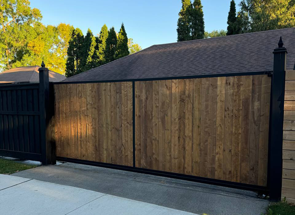 Wood and metal fence - Art Metal